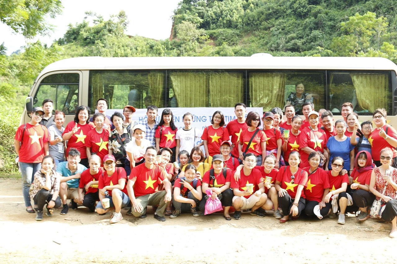 Báo Dân Việt – Viet Hearts và hành trình thiện nguyện - Bán Laptop nhập ...