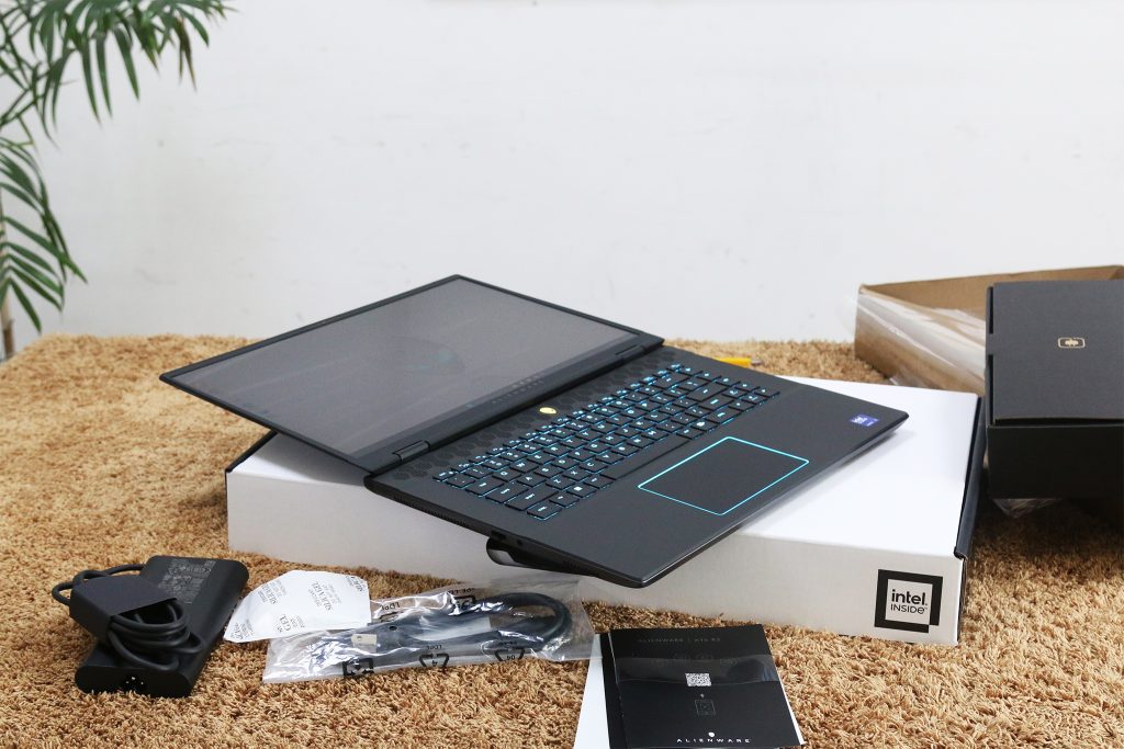Alienware m16 R2 Core Ultra 9 185H - U.S.A Giá tốt tại Hà Nội