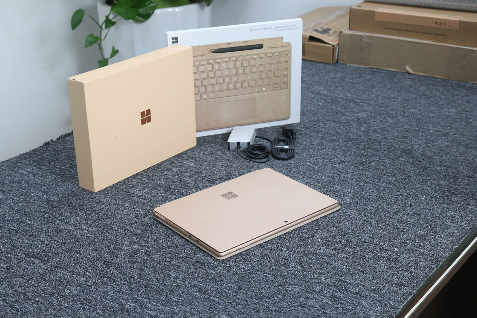 Surface Pro 11 Copilot+ Snapdragon X Plus - Refurbished - USA