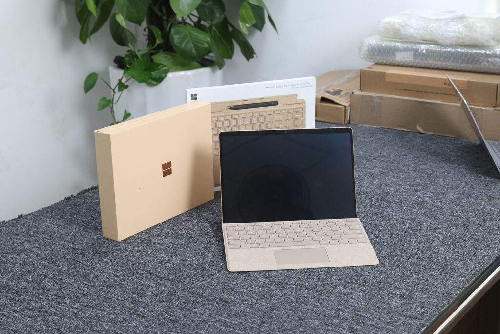 Surface Pro 11 Copilot+ Snapdragon X Plus - Dune color - USA