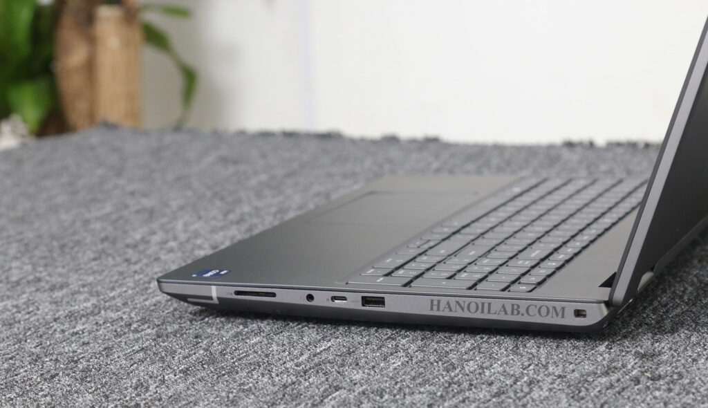 Precision 7670 RTX A3000 / 64GB Ram / LTE 5G Nhập U.S.A